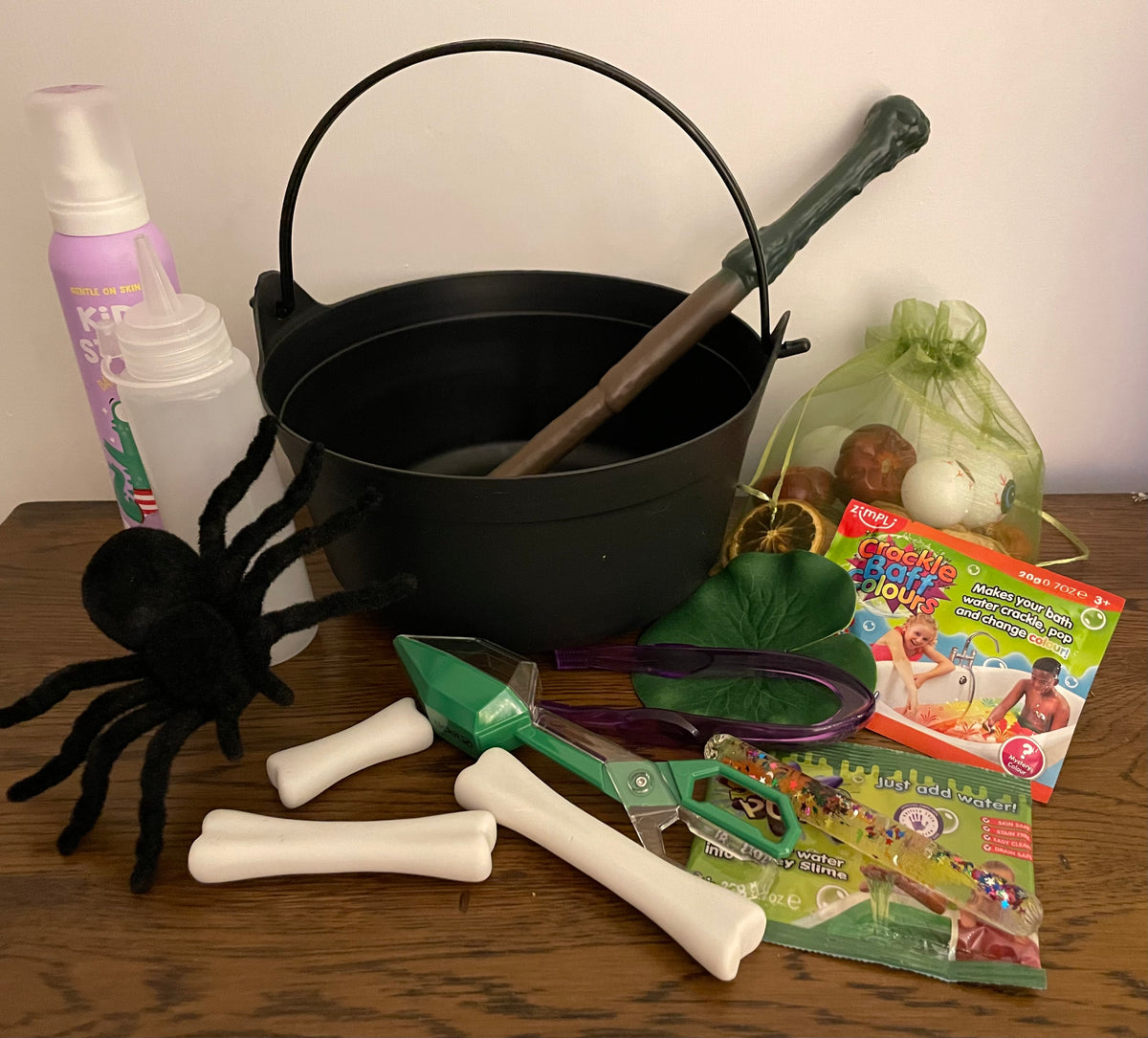 Sensory play cauldron kit – Little Acorns